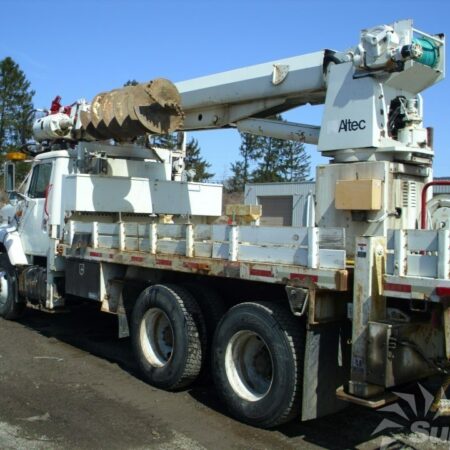 50 Foot Altec D3050-TR Digger Derrick 2000 International 6x4