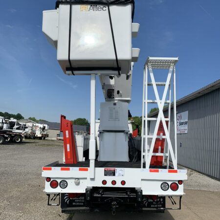 105' ALTEC AM900-E100 ON 2007 INTERNATIONAL 7400 6X4
