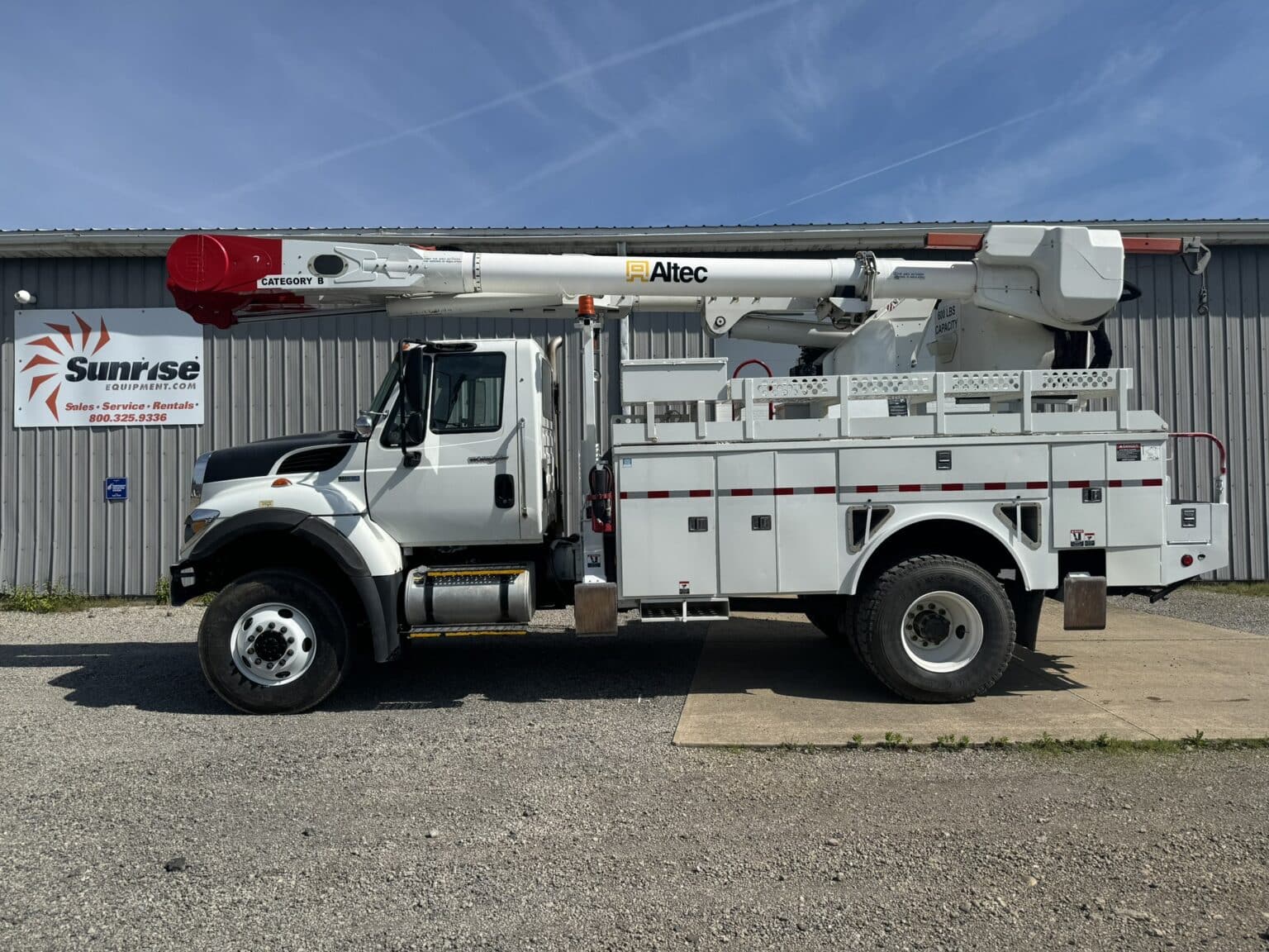 Bucket Trucks for Sale | Bucket Rentals | Sunrise Equipment