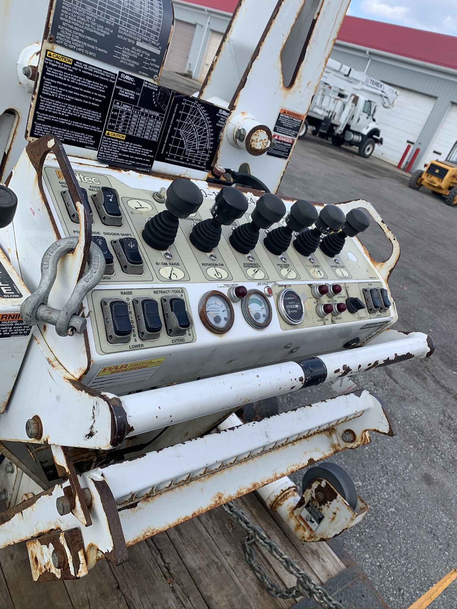 2011 ALTEC DB37 BACKYARD DIGGER - Sunrise Equipment