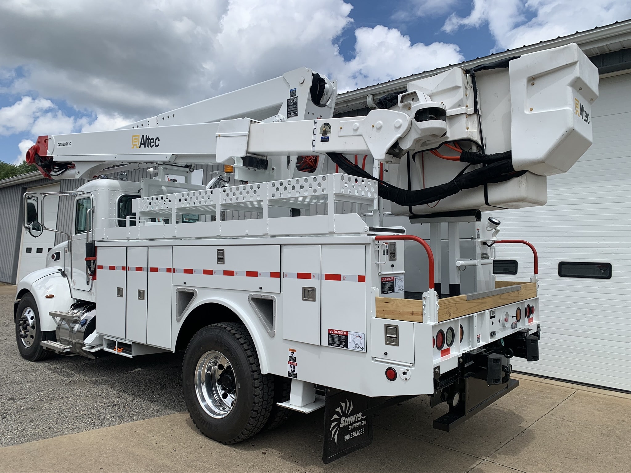 65' ALTEC TA60 ON 2021 PETERBILT 337 - Sunrise Equipment