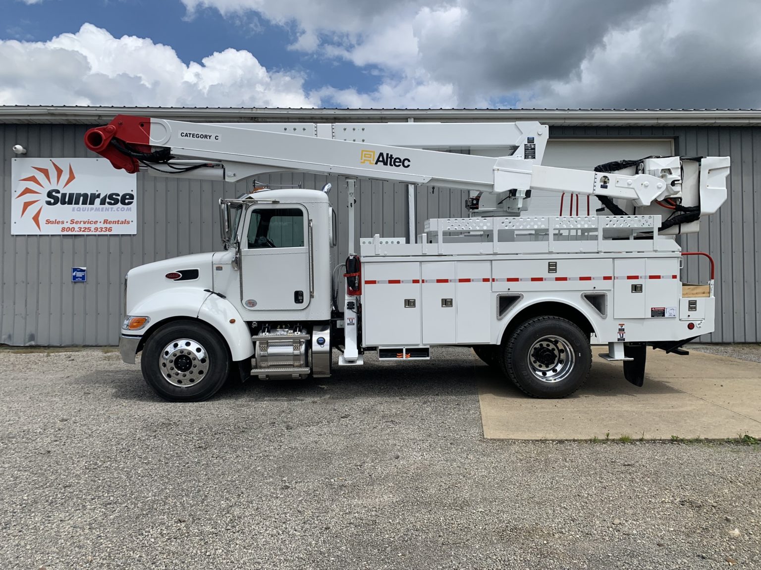 65' ALTEC TA60 ON 2021 PETERBILT 337 - Sunrise Equipment