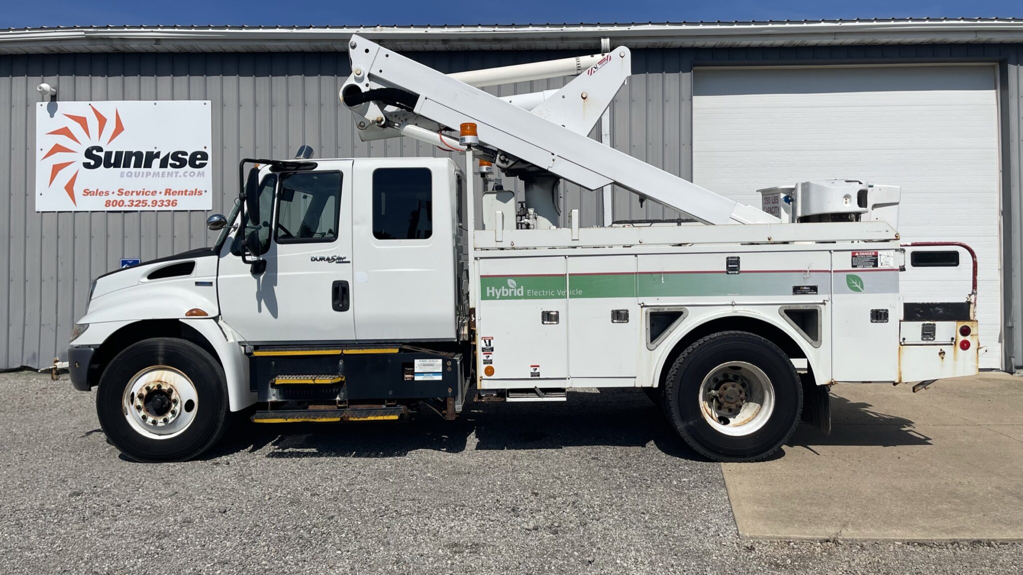 45' ALTEC TA40 on a 2009 EXTENDED CAB HYBRID CHASSIS