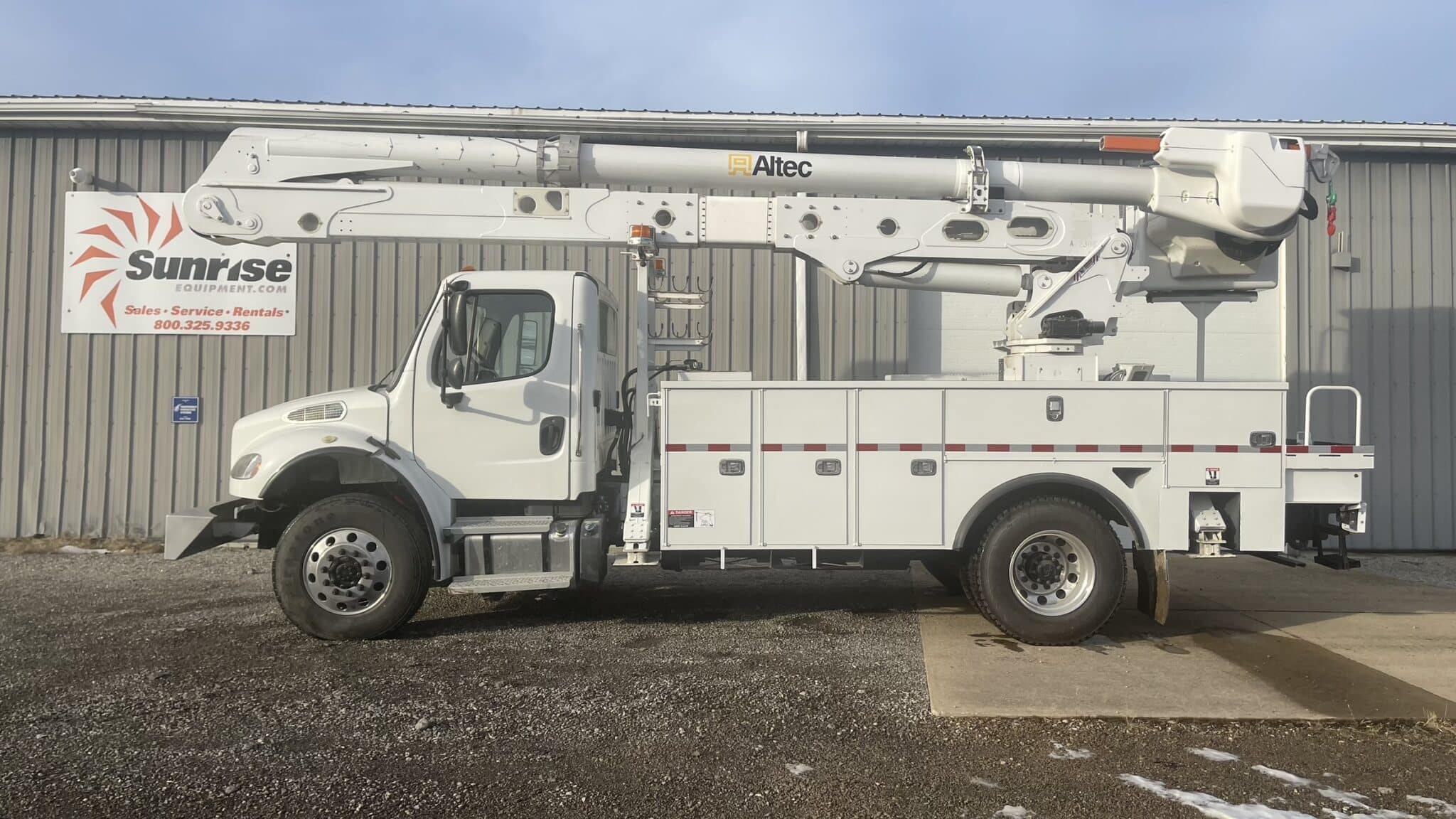 Bucket Trucks for Sale | Bucket Rentals | Sunrise Equipment