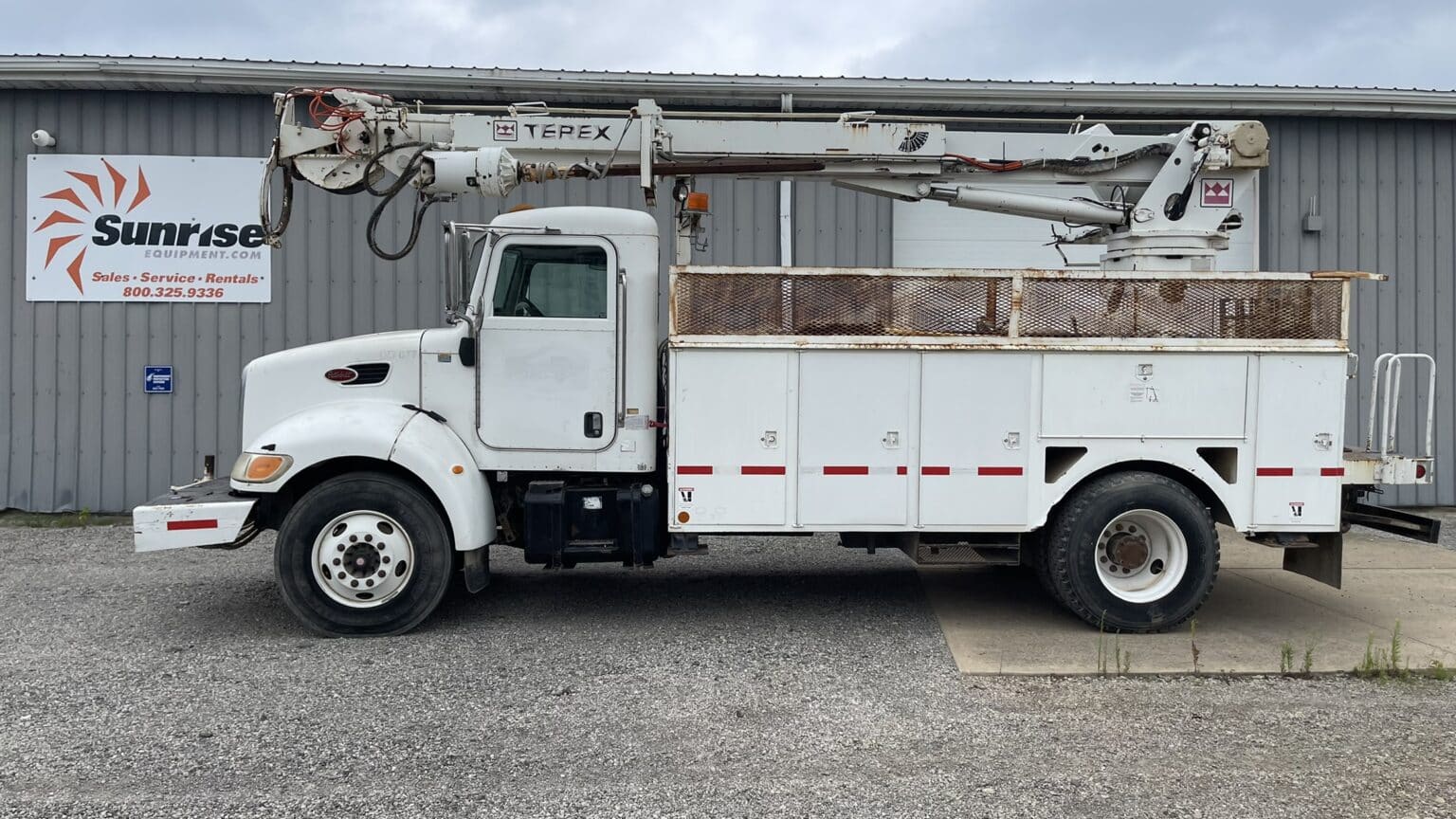 Digger Derricks | Diggers for Sale | Sunrise Equipment