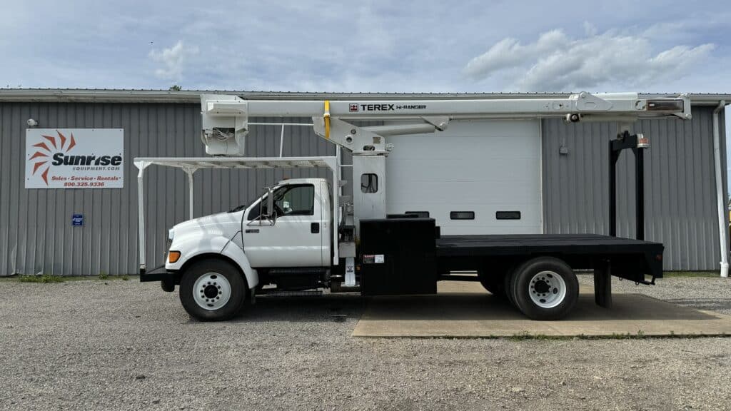 Bucket Trucks for Sale | Bucket Rentals | Sunrise Equipment