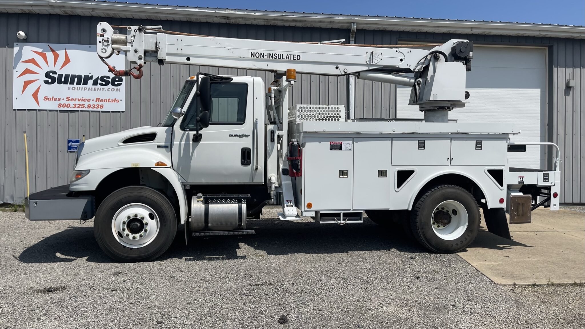 Altec DL45TR Crane - 2012 INTL 4400 SBA 4X2 w/ Upper Controls