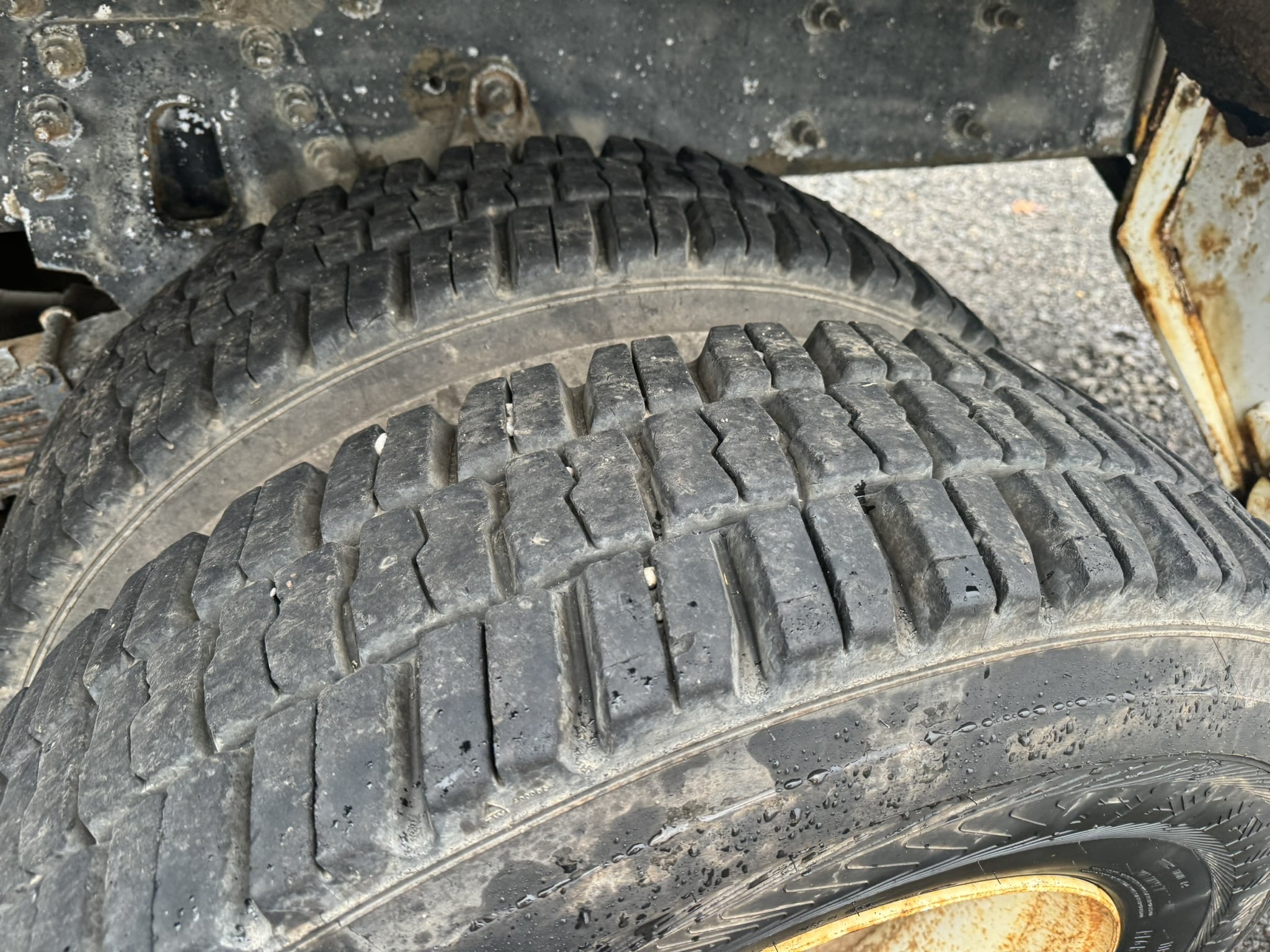 98' ALTEC A77-TE93 ARTICULATING & TELESCOPIC MATERIAL HANDLING ELEVATOR ...