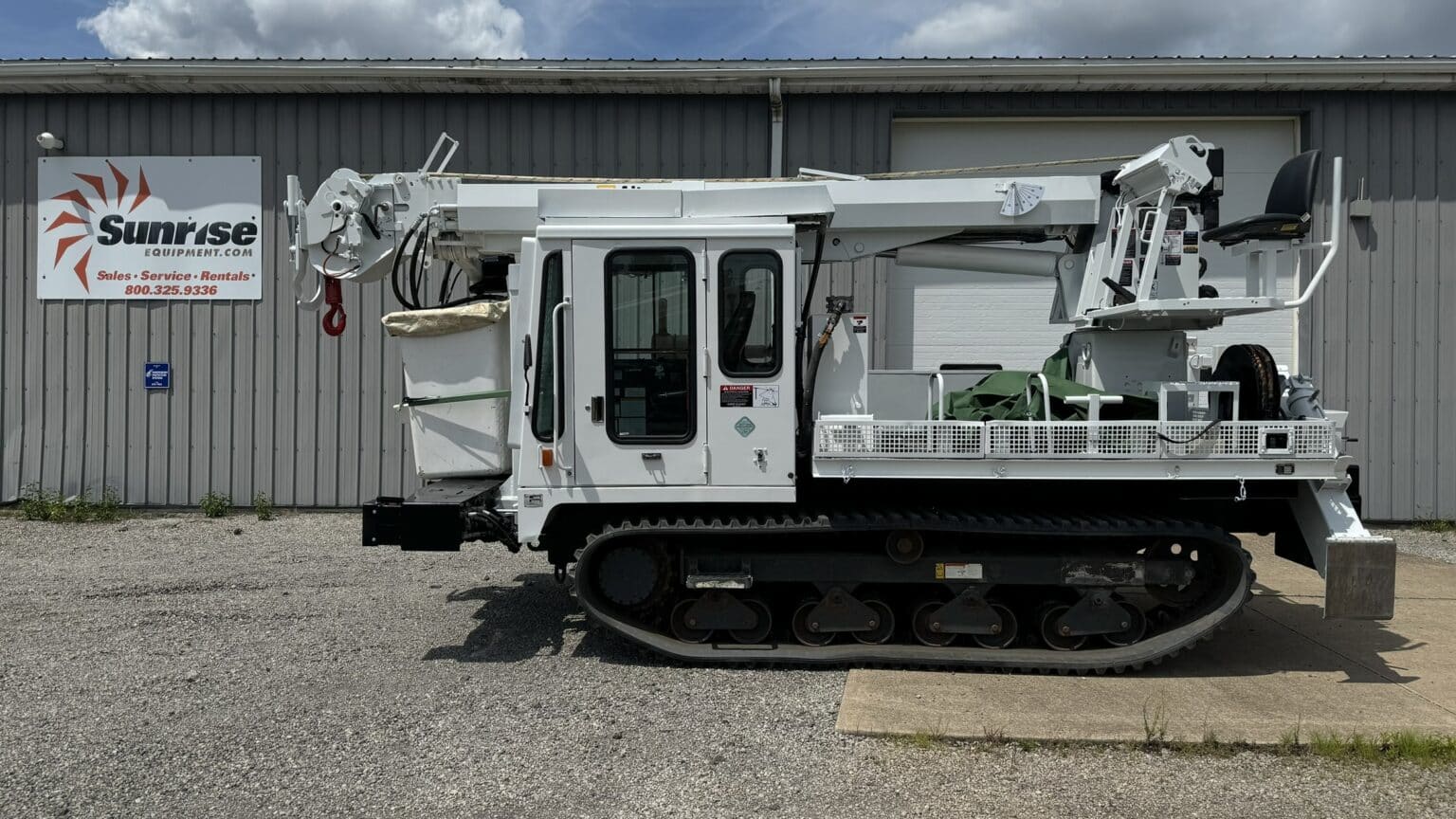 Digger Derricks | Diggers for Sale | Sunrise Equipment