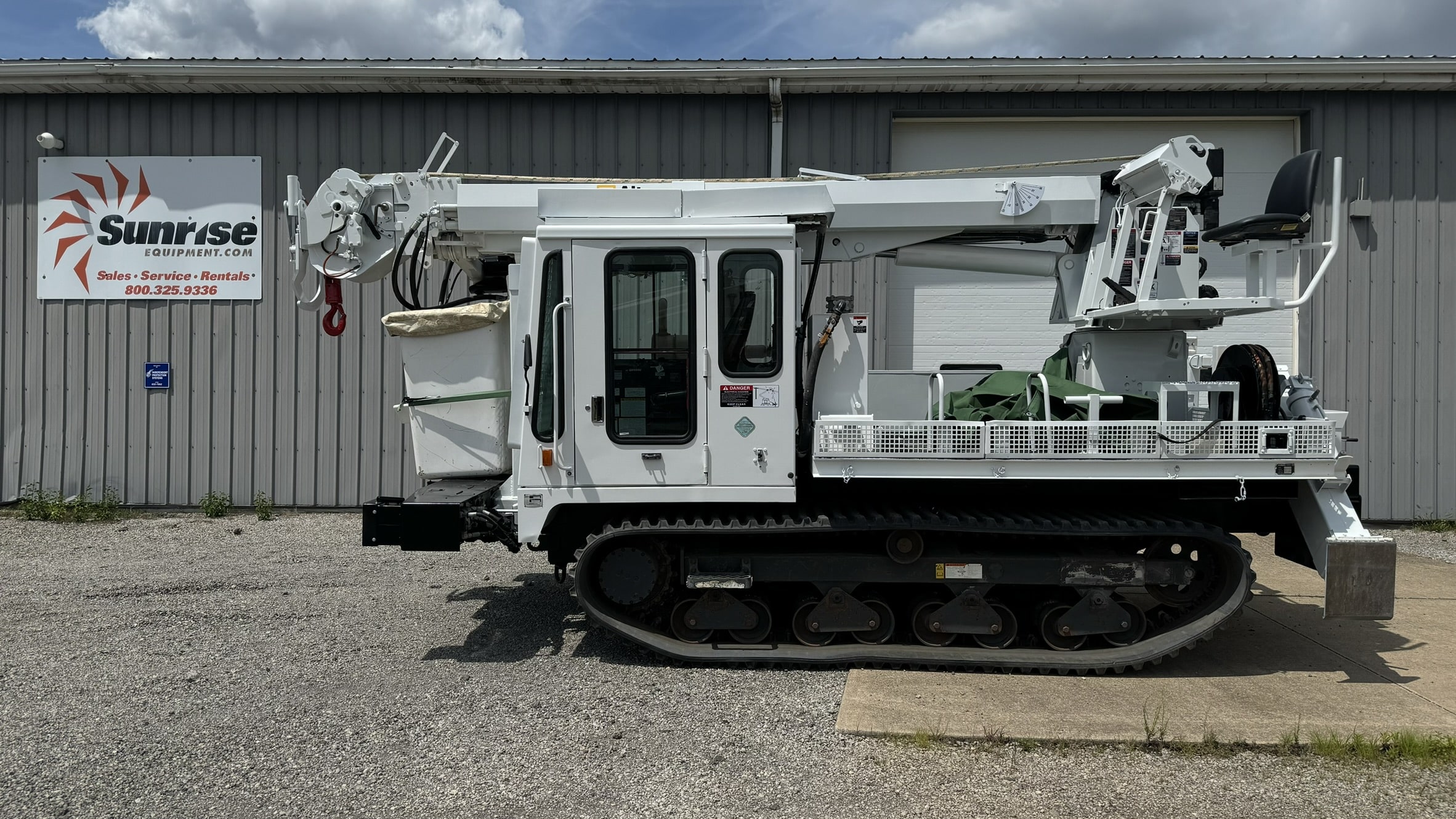 Digger Derricks | Diggers for Sale | Sunrise Equipment