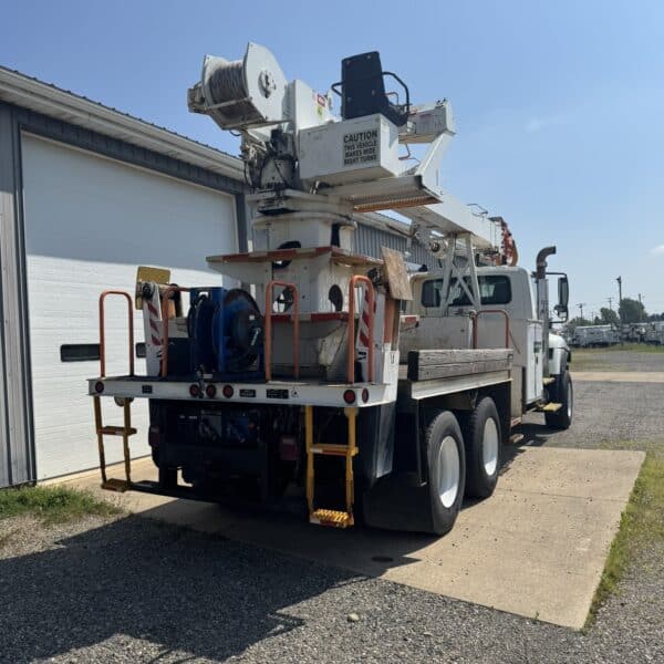 60' Terex Commander C6060 - 2008 INTL 7400 SBA 6X6 Chassis