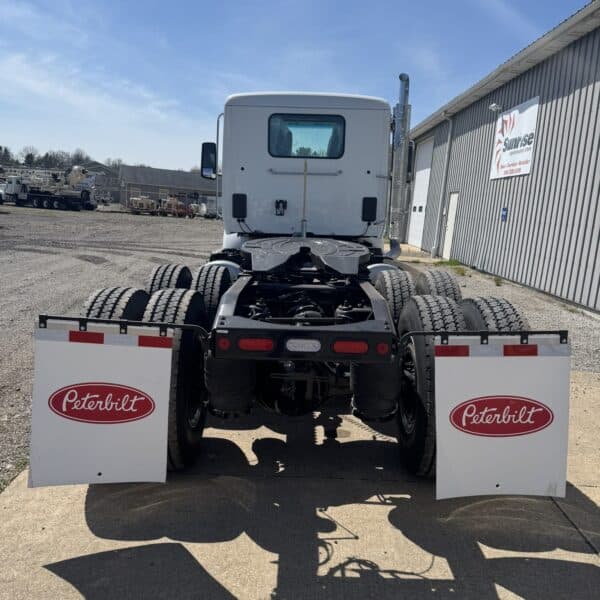 2025 Peterbilt 567 Day Cab Tandem Semi | 5th‑Wheel
